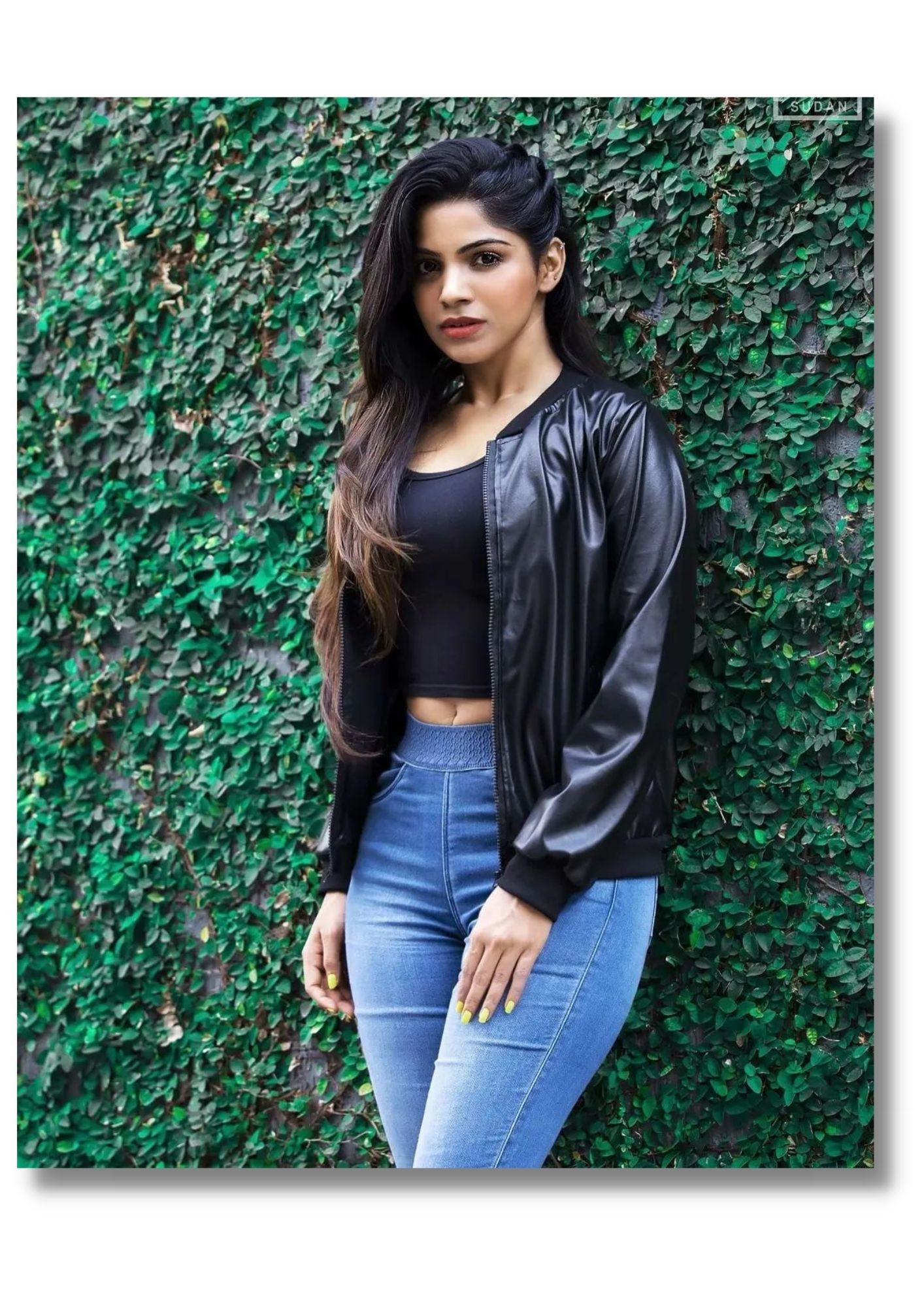 Unique Photo Poses for Girls | Photoshoot at home - India Darpan